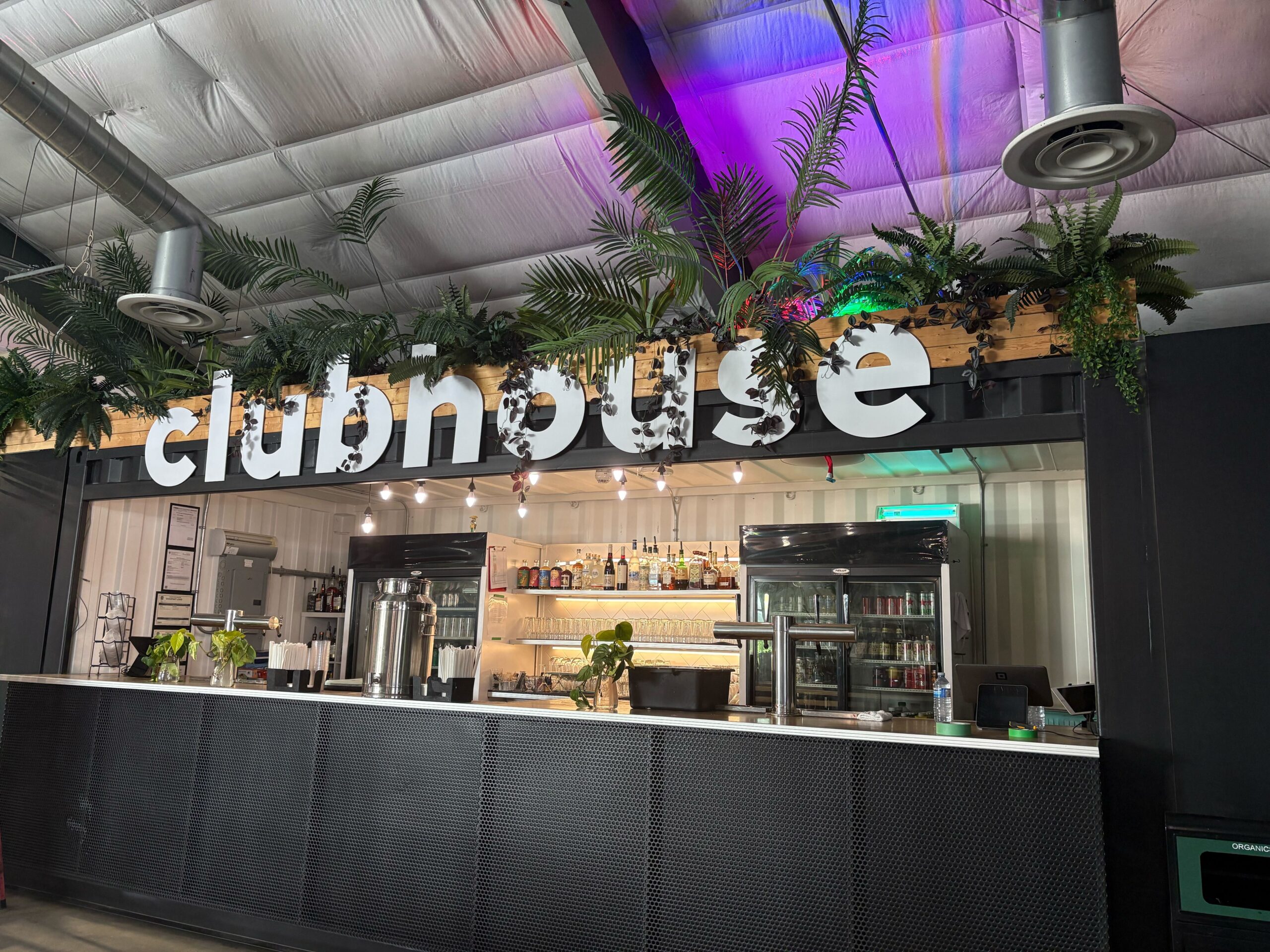 Opening Day: clubhouse - STACKT market